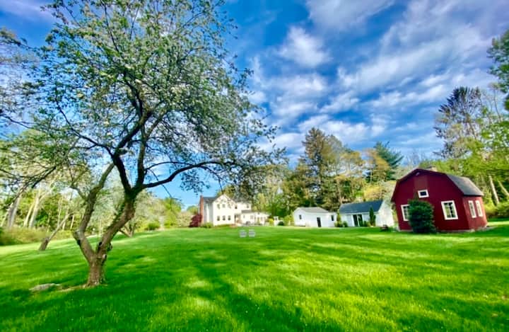 .Private Estate In Norwalk, Ct - Norwalk, CT