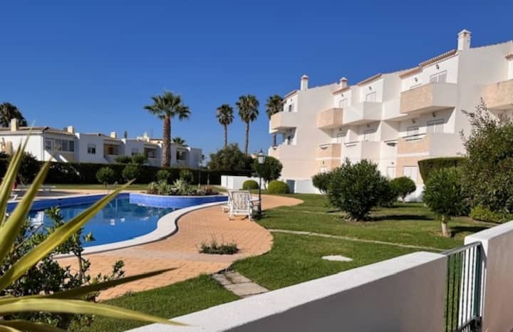 Casa Alvoríssima, Tranquile à 5mn De La Plage - Alvor