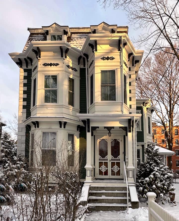 Harvard Mansion 4+br 3.5ba Free Parking - Boston