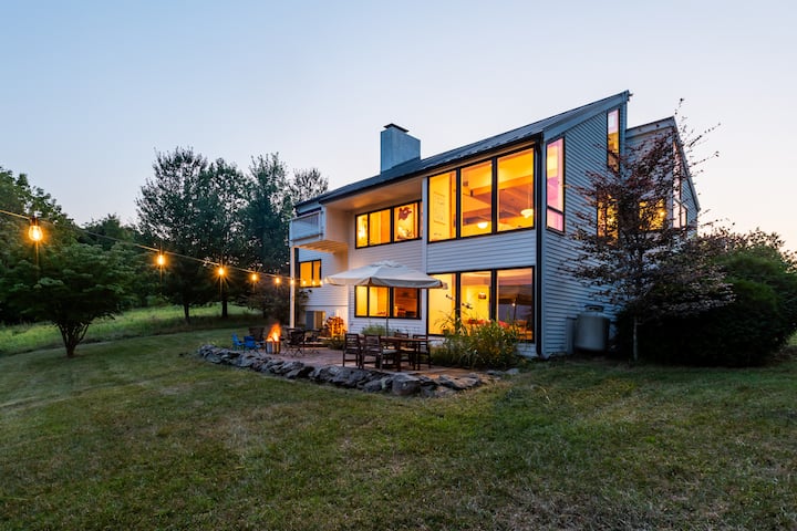 Modern Hilltop Gem, 15-mile View, 5 Acres Near Dc - Twin Lakes, Frederick