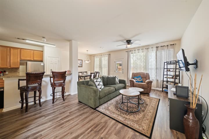 Cozy 3bedroom Conroe Hideaway - Conroe, TX