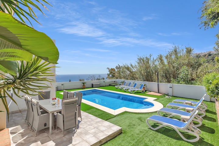 Gran Villa De Vacaciones Con Maravillosas Vistas. - Benalmádena