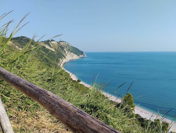Aptm Trois Pièces, 2 Piscines, Mer à 400 M., - Numana