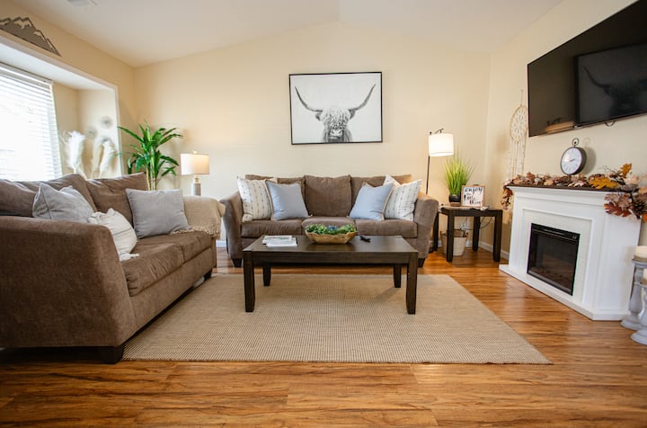 Cozy Condo 4 Miles To Sequoia |  Fireplace & Bbq - Three Rivers, CA