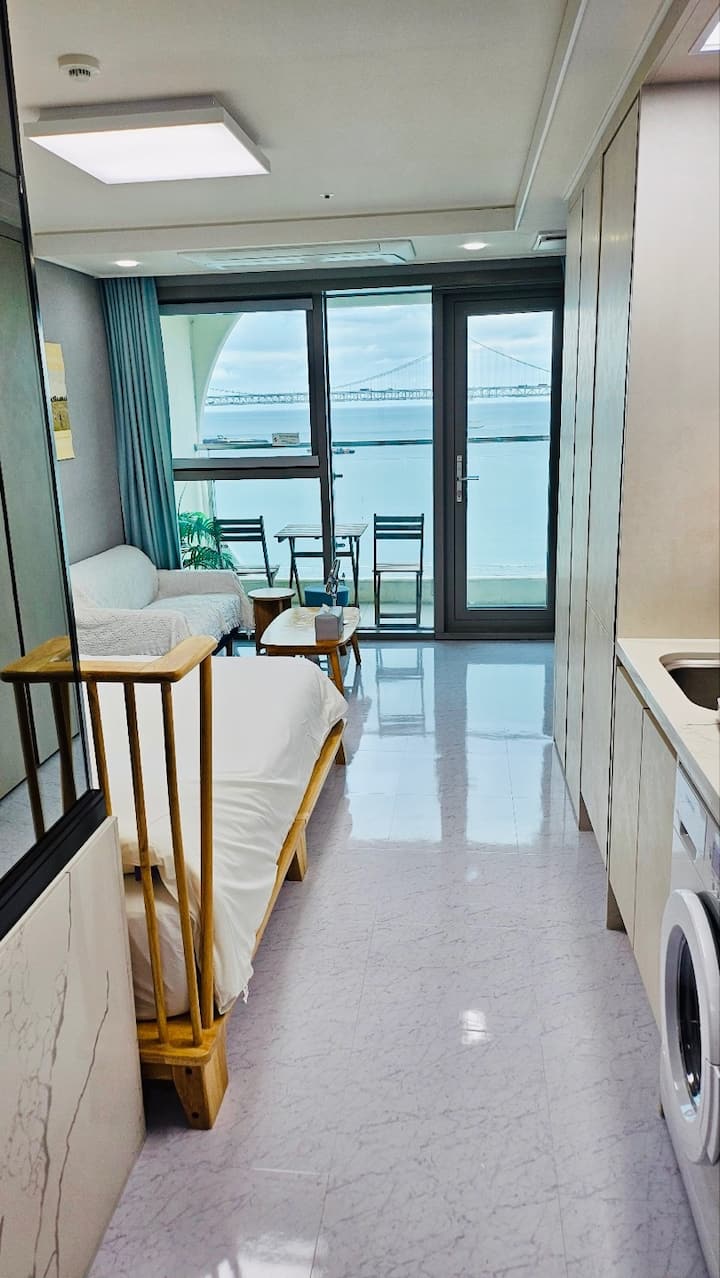 "2* [위더스오션정면뷰] #불꽃축제명당 #개별테라스 #광안대교뷰 #광안리 1초컷 " - Busan