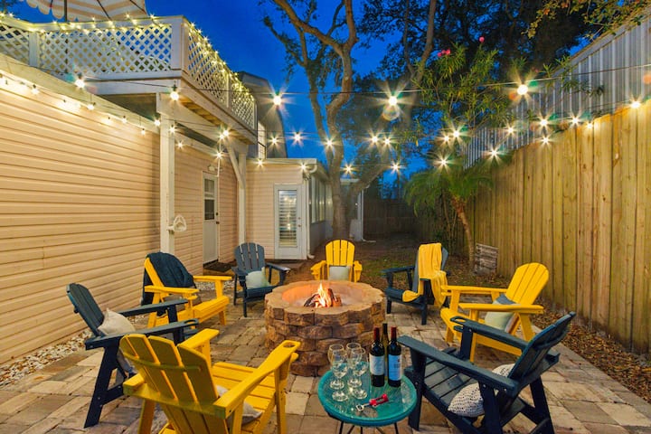 Amazing Layout, Firepit, Walk To Beach - St. Augustine, FL