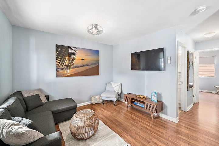 Modern, Renovated W/ Self Check-in & Parking - Ocean City, MD