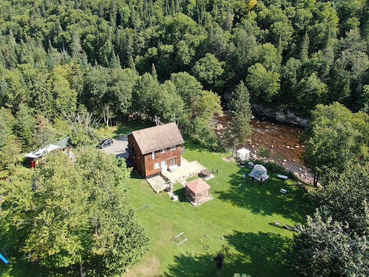 Chalet Experia, Faune, Rivière, Près De Québec - Quebec