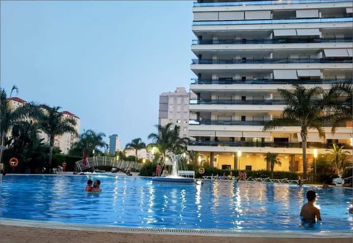Relájate Y Disfruta De Tus Vacaciones En La Playa. - Gandía