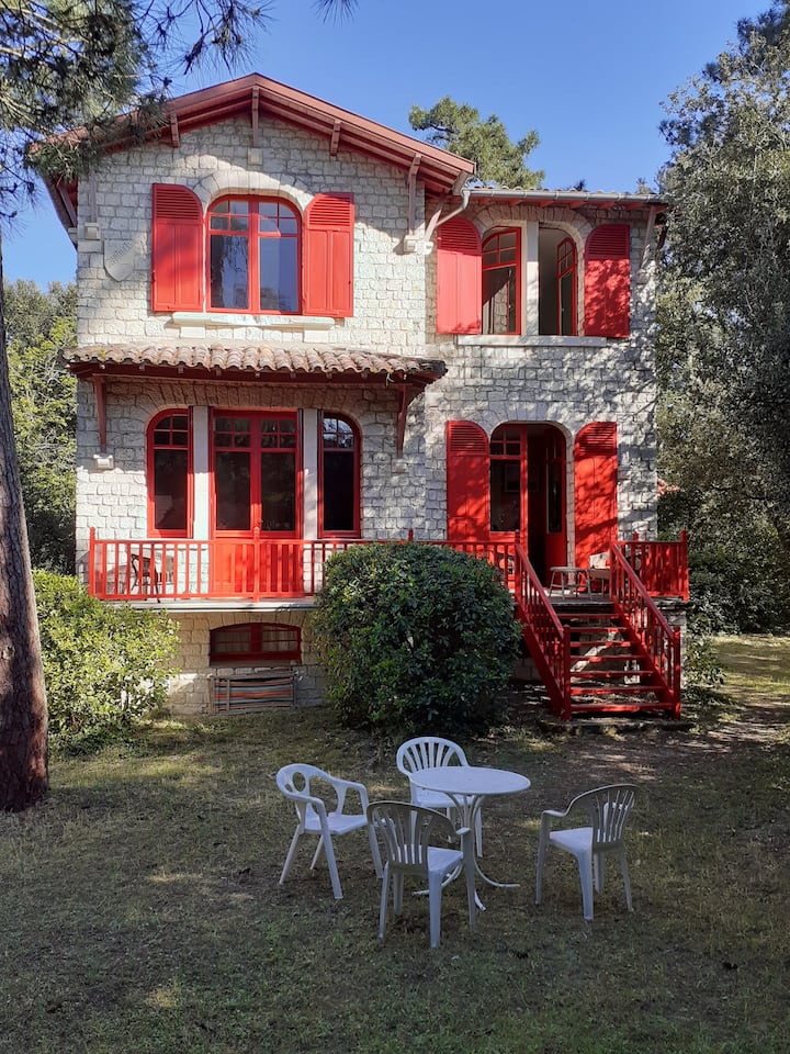 Villa De Caractère En Bord De Mer. - Royan