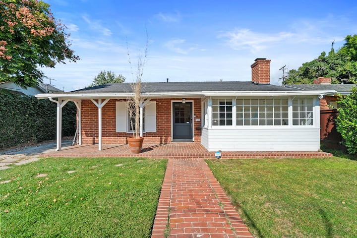 Pac- Man 6br/4bath Gated Oasis Santa Monica Adj - Beverly Hills, CA