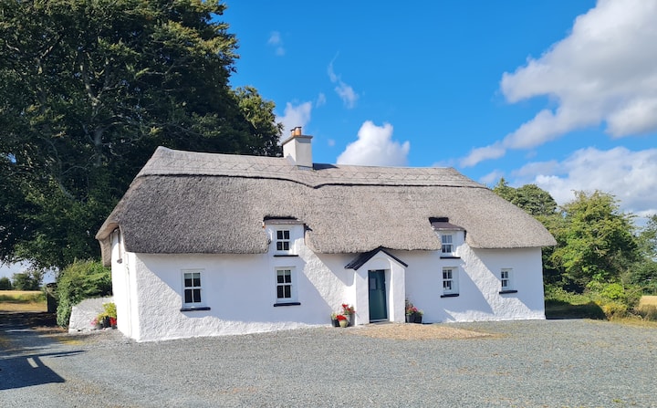 Large Thatched Farmhouse - Enniscorthy