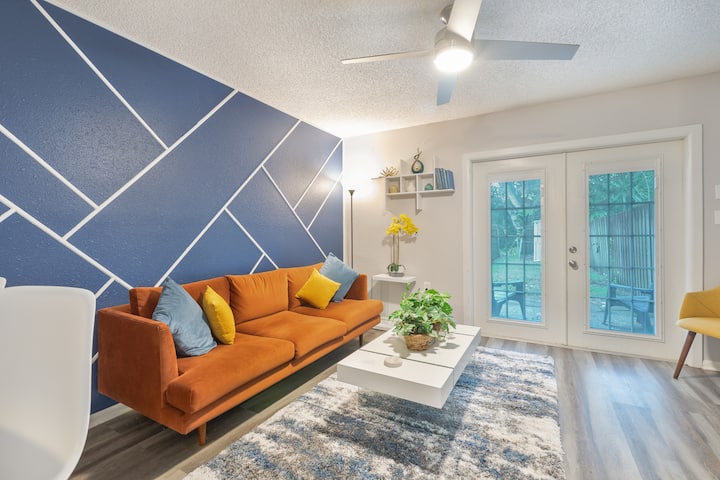 |Centrally Located 2 Bdr | ◆ Luxury Tampa Townhome - Tampa, FL