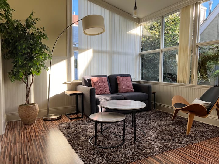 Best Location Gorgeous Victorian ~Clean~safe~quiet - Usa