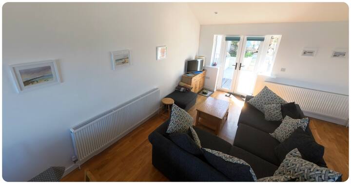 3 Bedrooms, Splendid Sea View, Sleeps 6. - Sennen Cove