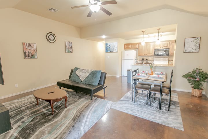 Comfy 2br 4 Beds Near Fort Still & Hospitals - Lawton, OK