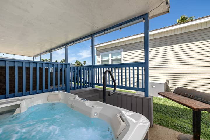 Relaxation Haven With Pool, Hot Tub And Gym Access - Port Isabel, TX
