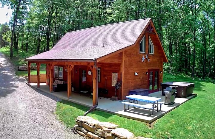 On The Rocks Cabin--private Luxury Cabin W Hot Tub - Ohiopyle, PA