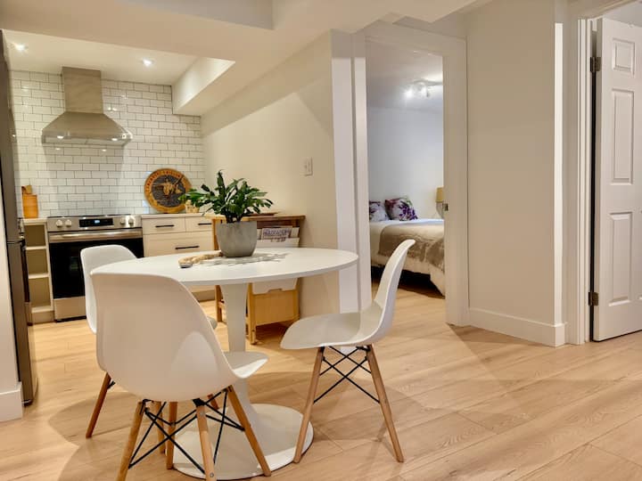 Newly Renovated, 2 Bdrm Ground Level Suite - North Vancouver