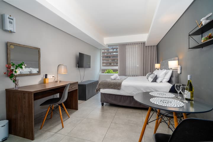 Urban Living At Its Best - Walk To Cticc And V&a! - Le Cap