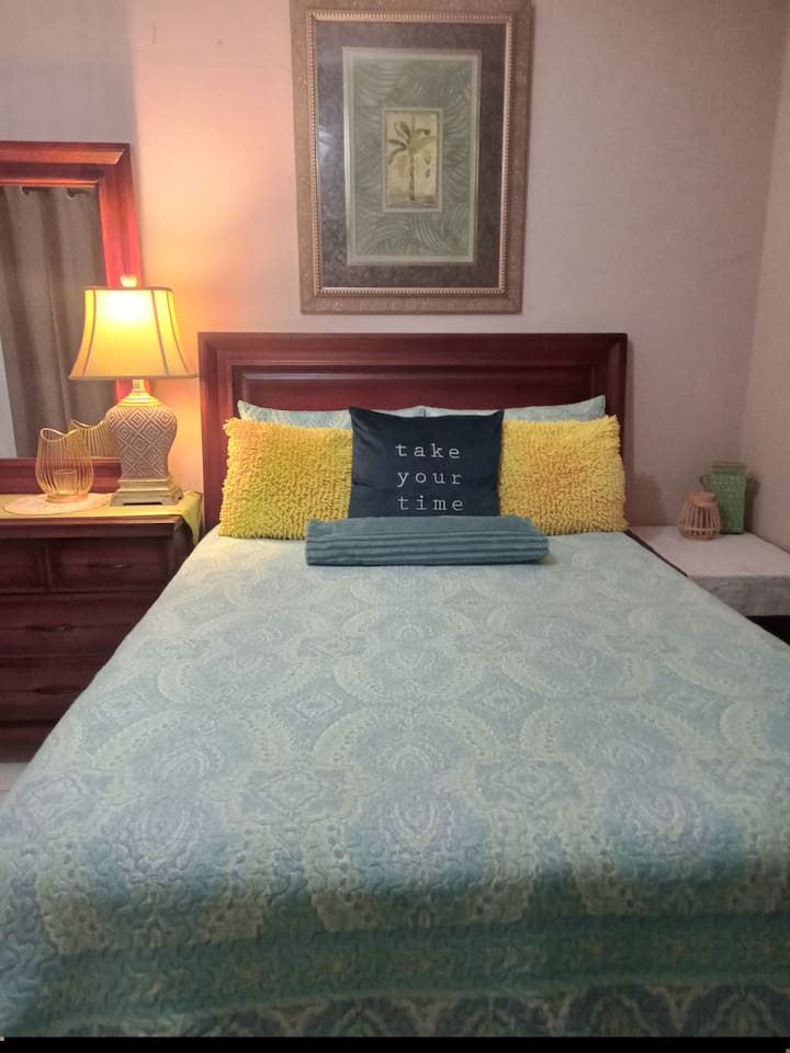 1seabreeze Gardens
5 Min Walk>beach. Restaurants - Cayman Islands