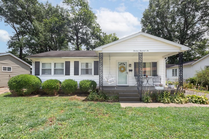 Prime Louisville Location & An Entire Cozy Home - Louisville, KY