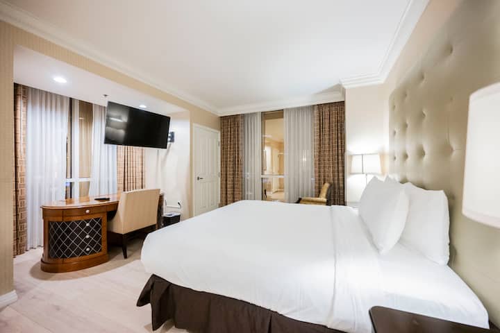 I22kl3* 2bd/3ba |Sphere Strip View|balcony|pool - Las Vegas