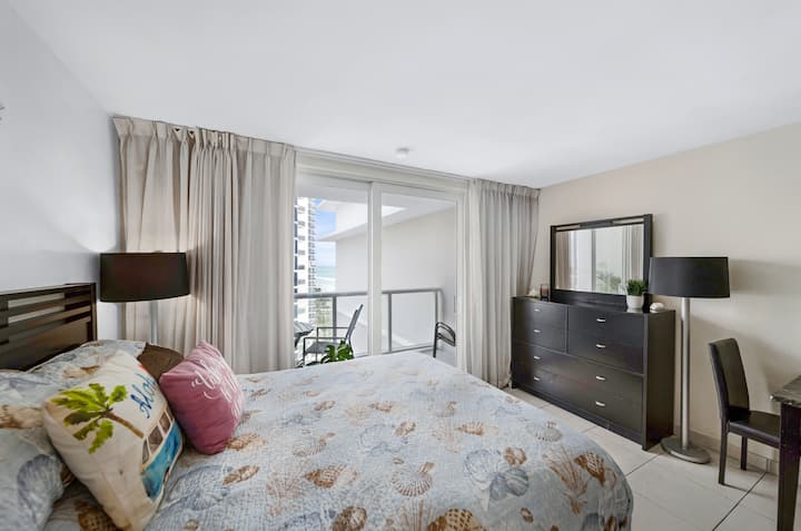 Sunny Isles Beach Getaway -