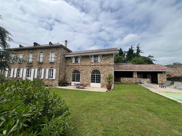 La Maison Du Bonheur 400m2 Piscine/jacuzzi/jardin - Ardèche