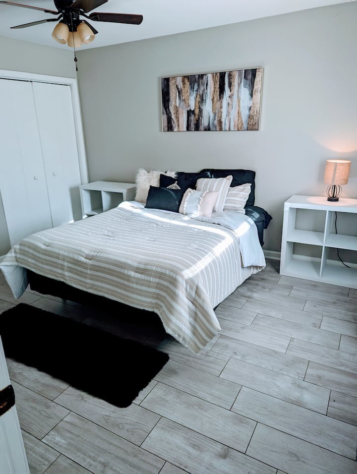 Beautiful 1 Bedroom Rental Unit Near Chem Plant - BREC's Baton Rouge Zoo