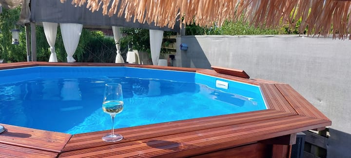 Gezellige Woning Aan Het Water Met Zwembad. - Lelystad