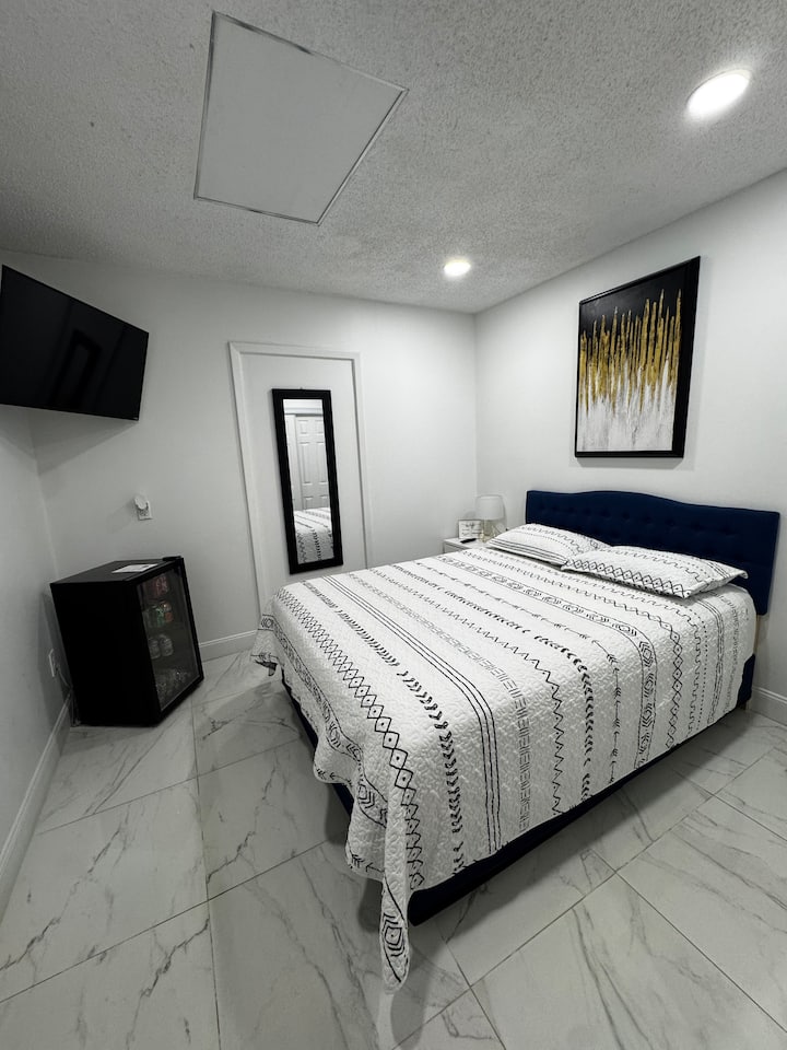 Suite In Citrus Park Tampa. - Tampa, FL