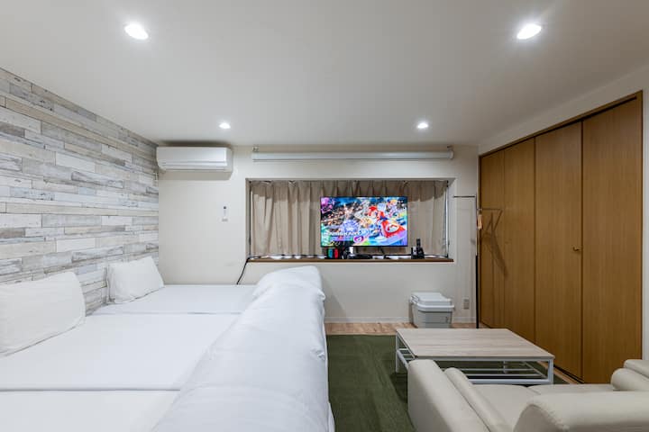 なんば・梅田にもアクセス抜群/ 関西観光に最適/ 御堂筋線 徒歩1分/ プロジェクター【Rn】 - Osaka