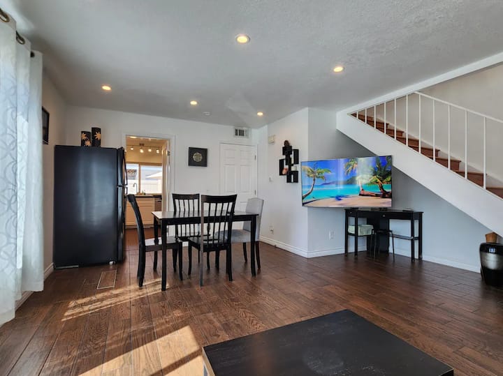 Irvine Disney Oc Beach 3 Bed 2 Bath - 爾灣