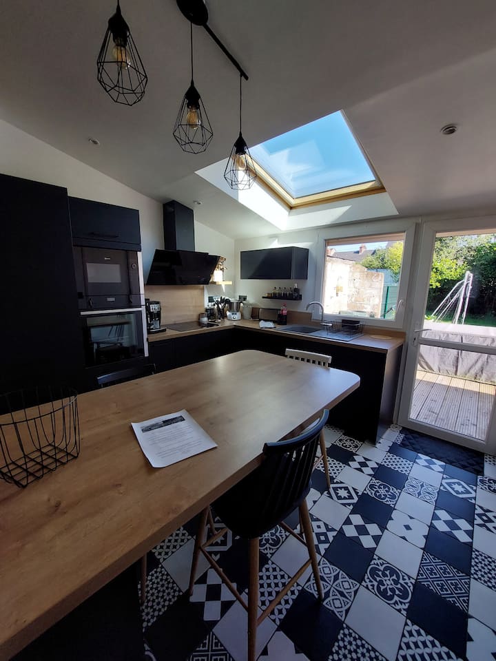 Le Mans ,Maison De Ville Idéalement Située 24h - Le Mans