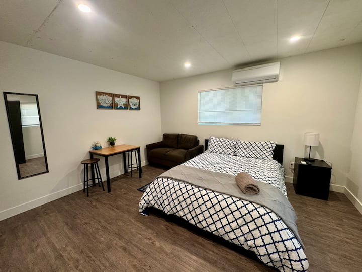 Lovely Private Guesthouse On Topanga Canyon - Los Angeles, CA