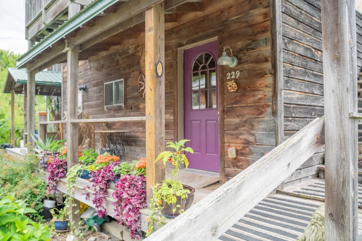 Spacious 1 Br Home, Jacuzzi, Ecovillage - イサカ, NY