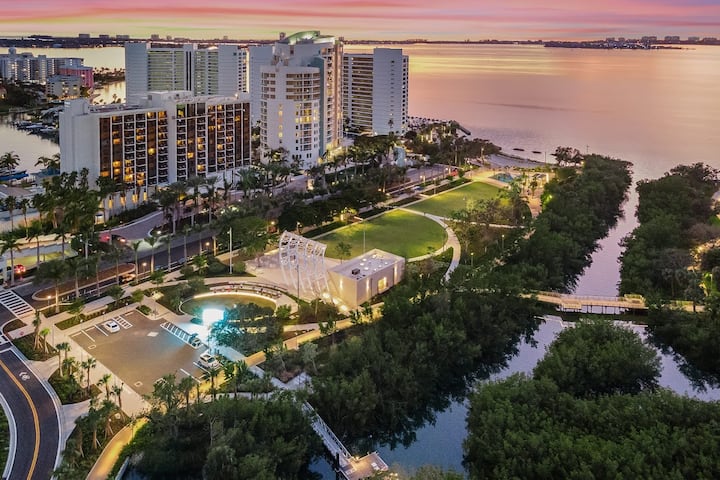 Downtown Sarasota. Bring Your Pets! - 새러소타