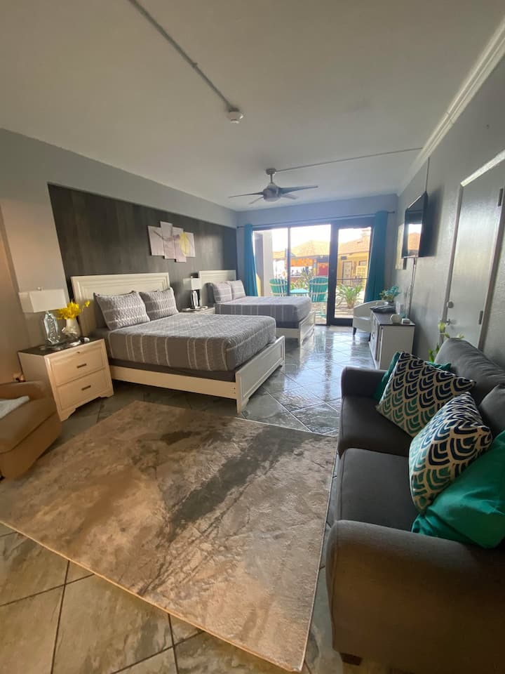 Lazy Dayz - Pool/ocean Front - Sleeps 4 - Daytona Beach, FL