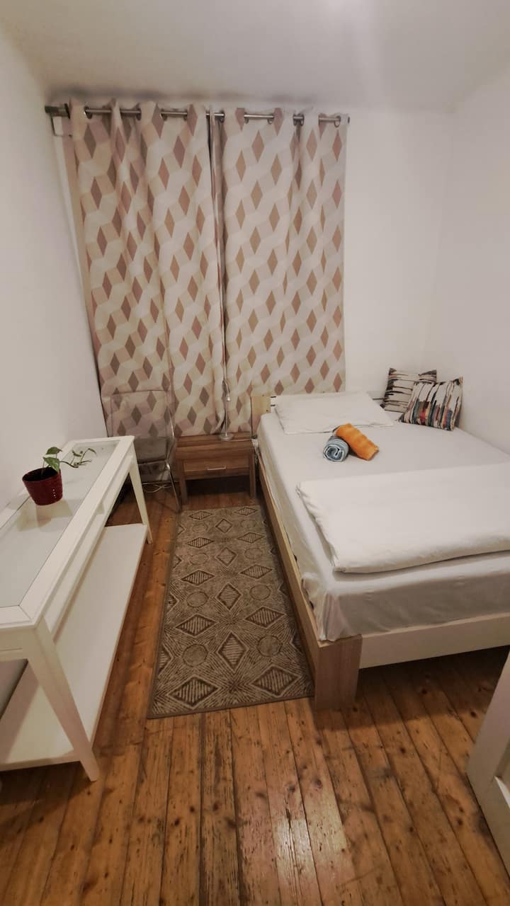 Cosy Zimmer In Floridsdorf Vienna - Viyana