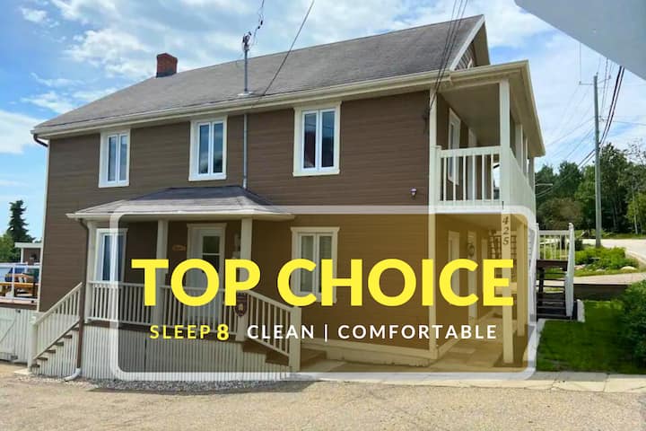 Affordable 5 Bedroom Cottage - 3 Mins From Casino - La Malbaie