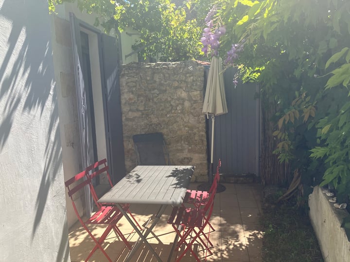 Maison Proche Plage, Terrasse Clôturée, 2 Chambres - La Rochelle