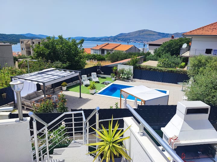 Exclusive Pool Villa - Okrug Gornji