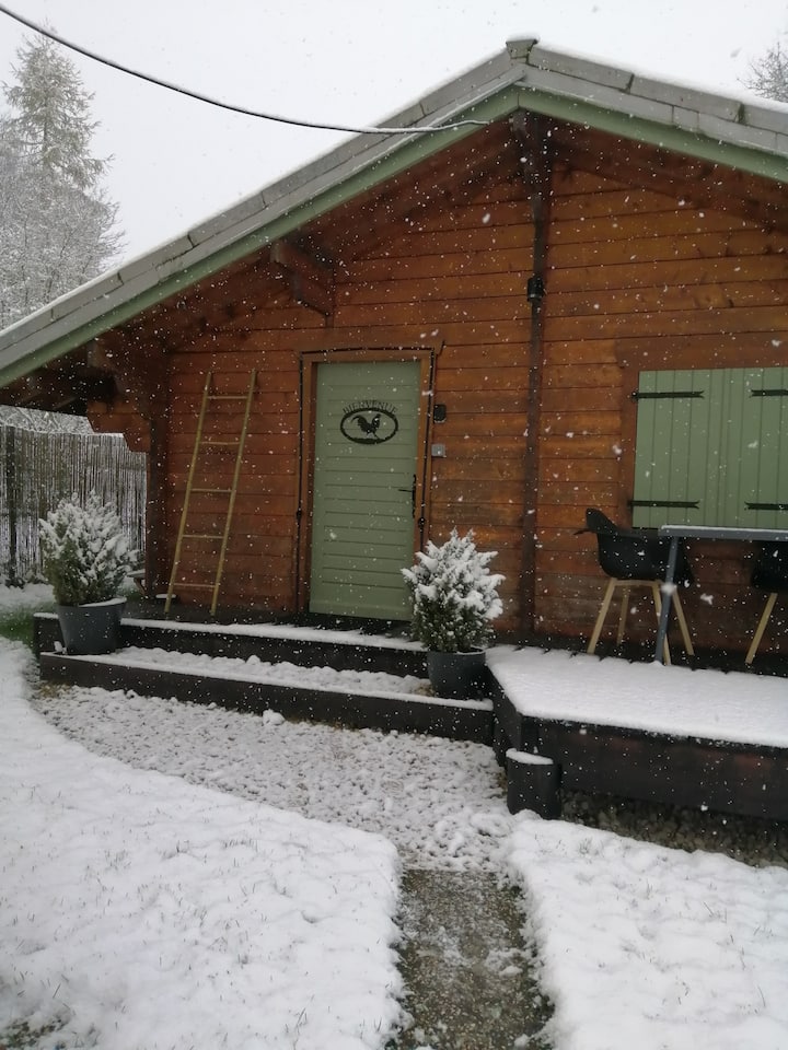 Petit Chalet "Le Coq"
Cosy,calme,propre, Nature . - Jura