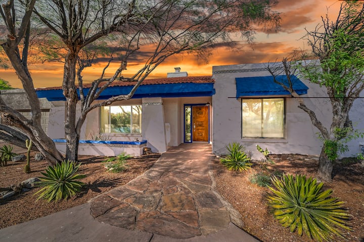 Summer Oasis | Prime Location & Sparkling Pool - Catalina Foothills, AZ