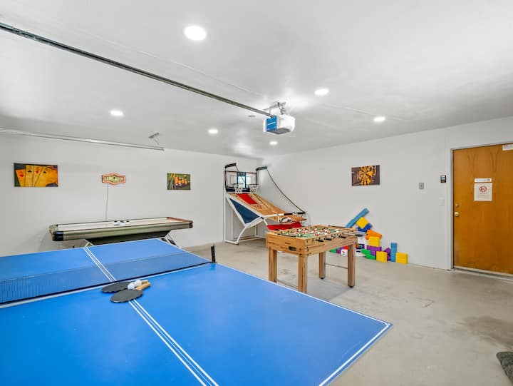 2 Homes | Hot Tubs | Games | 20 Miles To Yosemite - Bass Lake, CA