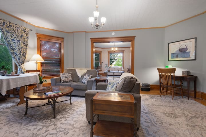 The Prospect House - Oak Street Suite - Door County, WI
