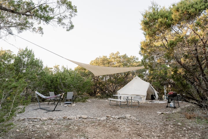 Luxurious Glamping With Private Hot Tub, A/c+ - Canyon Lake, TX