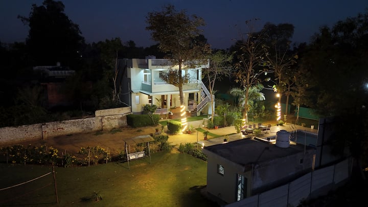 Awadh Bagh 5br Farm With Comp Breakfast @ Gurgaon - Gurgaon