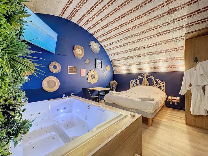 Atypique | Jacuzzi | Centre | Gare | Smart Tv - Amiens